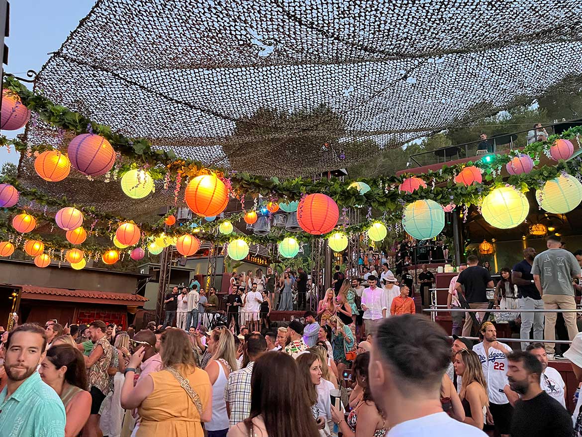 Ontdek de magie van Cova Santa Ibiza - Ibiza Gevoel